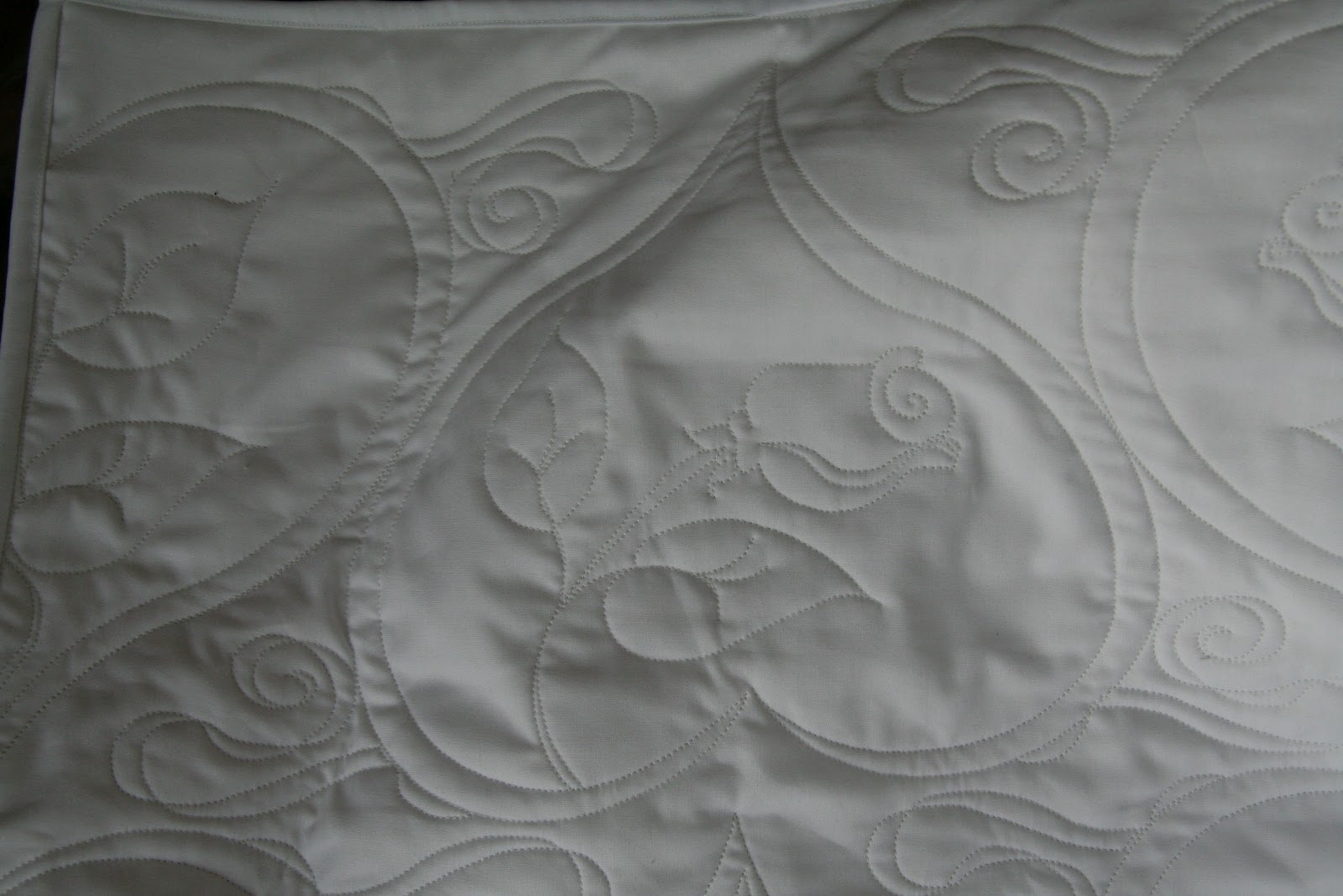Rosebud Quilting: White Wholecloth Lap Quilt
