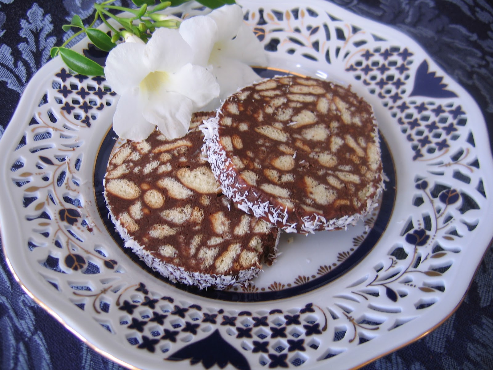 Yasemin's Kitchen: Mosaic Cake - Mozaik Pasta (no baking)