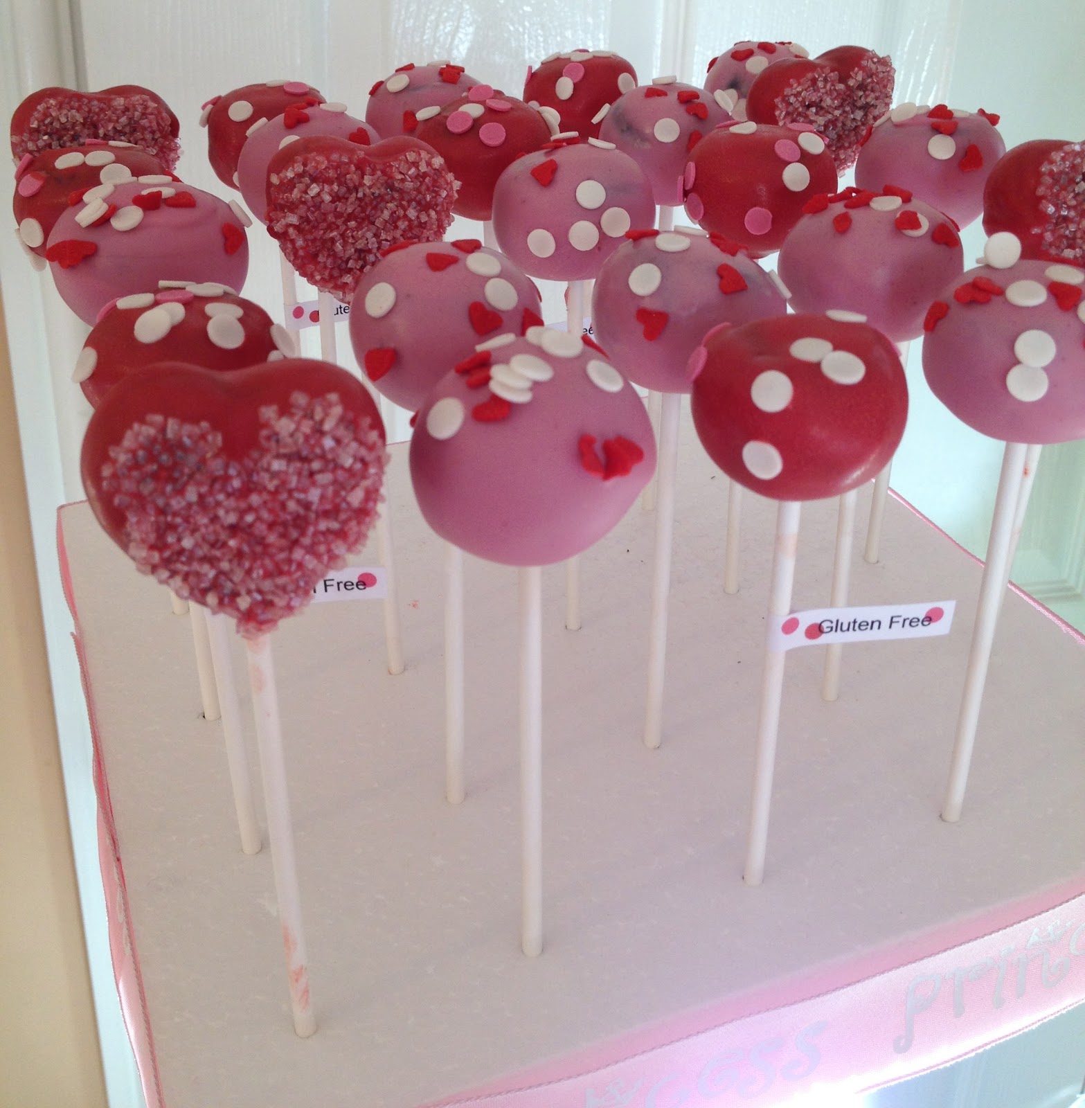 Elaine's Sweet Life: Making Cake Pops {Tutorial}