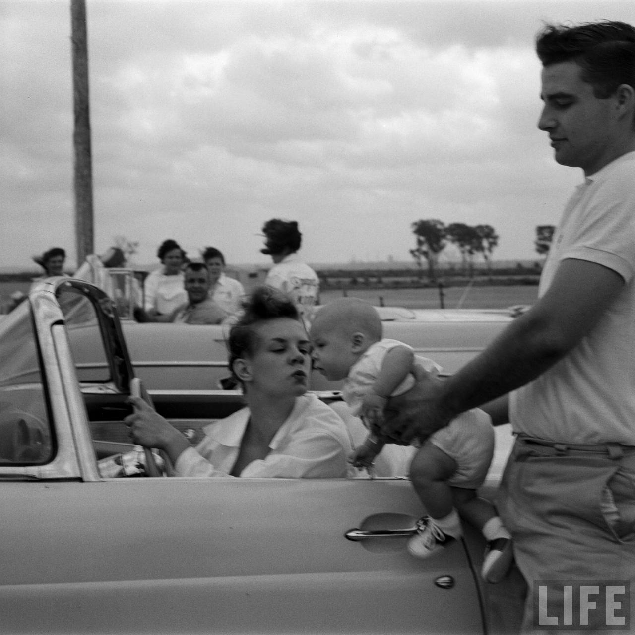 The Dragettes: Pictures of the Kansas City’s All-Girl Hot Rod Club in ...