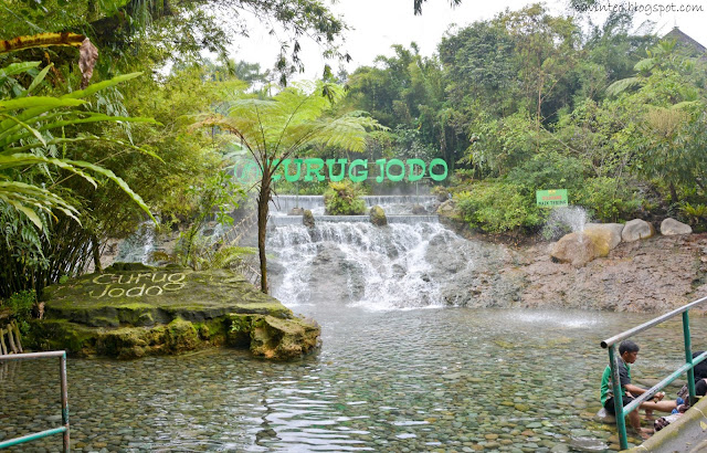 Entree Kibbles: Sari Ater Hot Spring Park aka Ciater Hot Spring ...