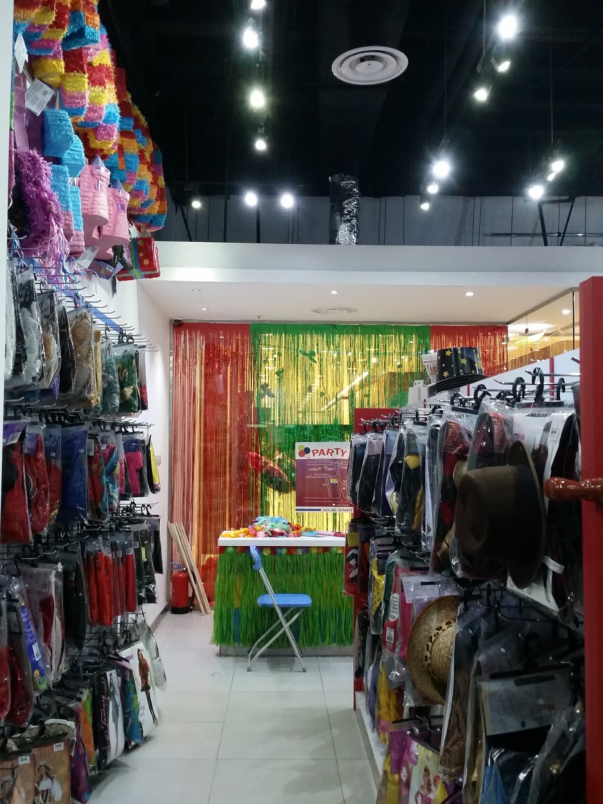 Life in Kuwait Blog: Party Land in Symphony Mall