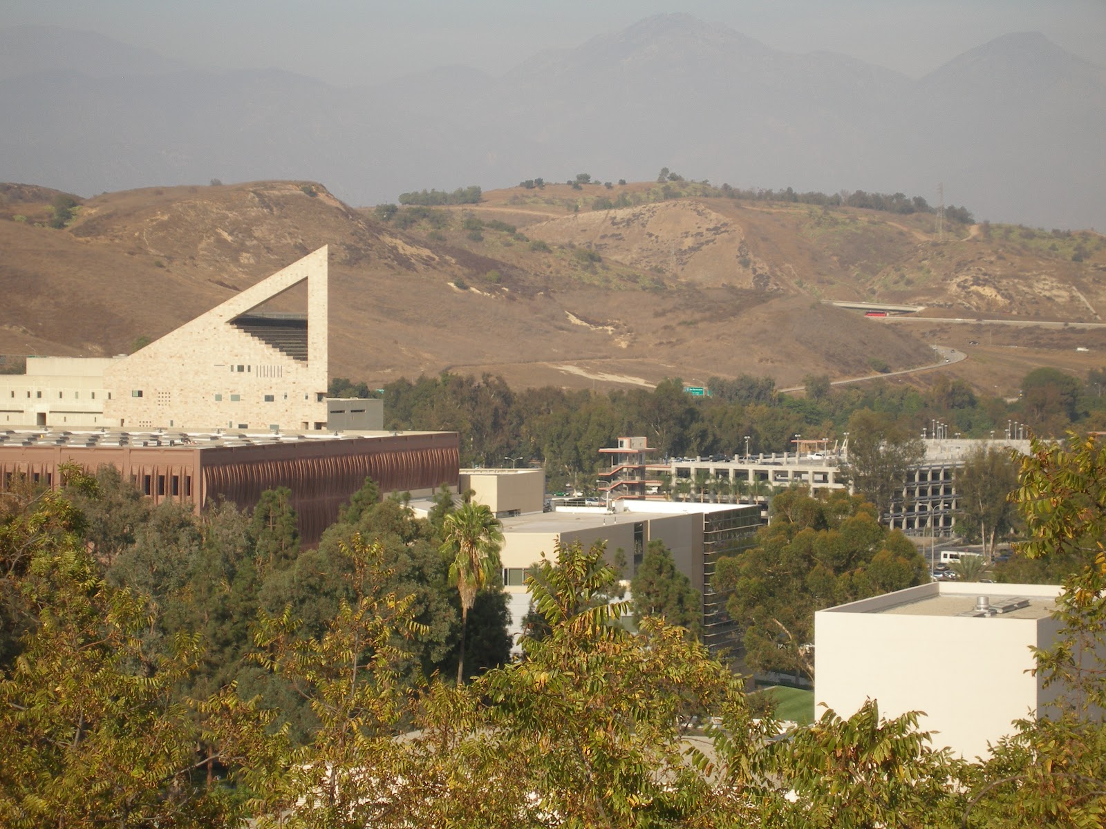 Cal Poly Pomona: Location