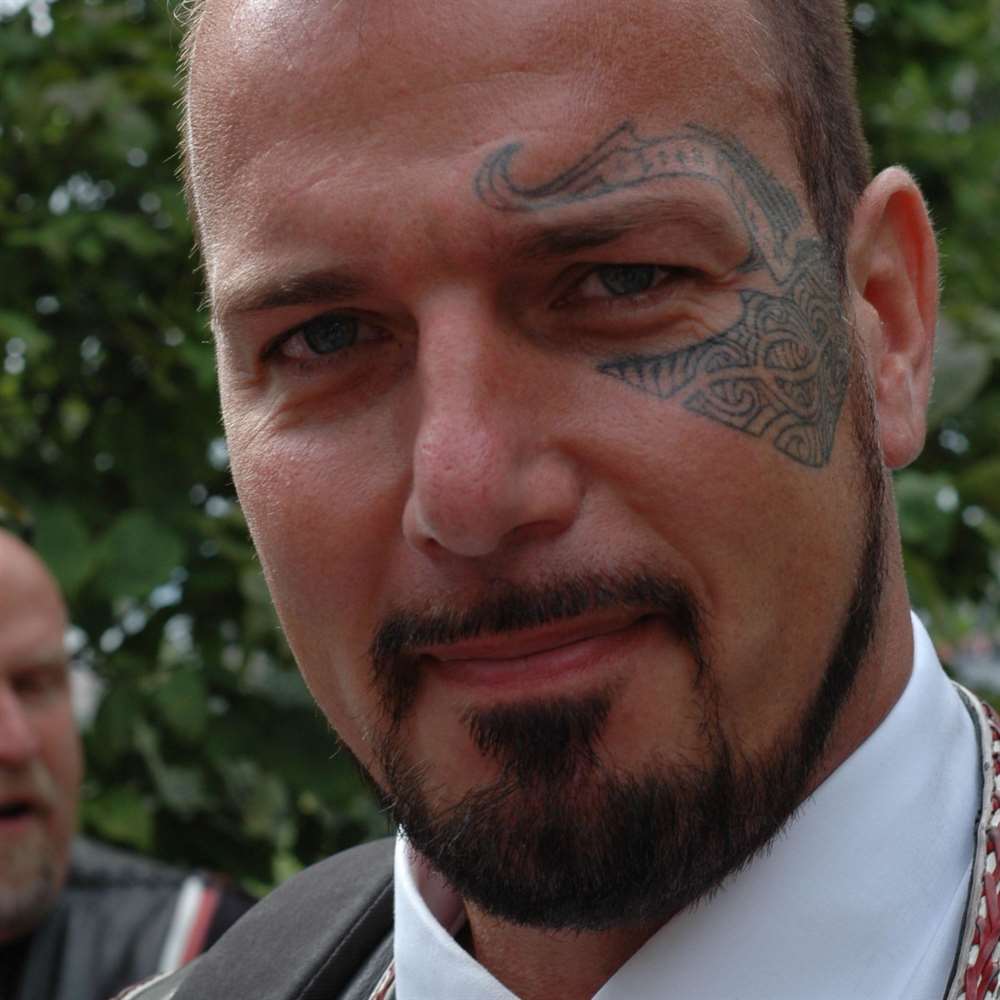 - McRazzia - Länkar till veckans mediabild om MC, klubbar, gäng, crime ...