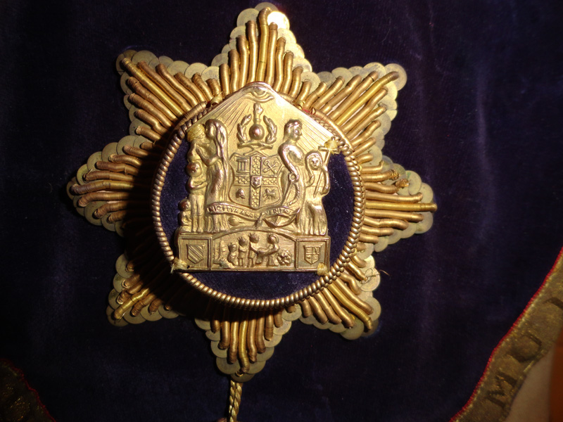 A Treasured Past: Goulburn Swap Meet '13: Manchester Unity Independent ...