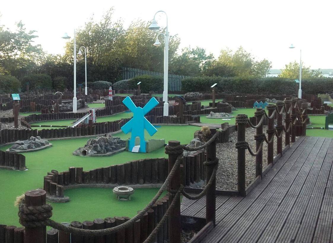 The Ham and Egger Files: Mini Golf at Allhallows Leisure Holiday Park