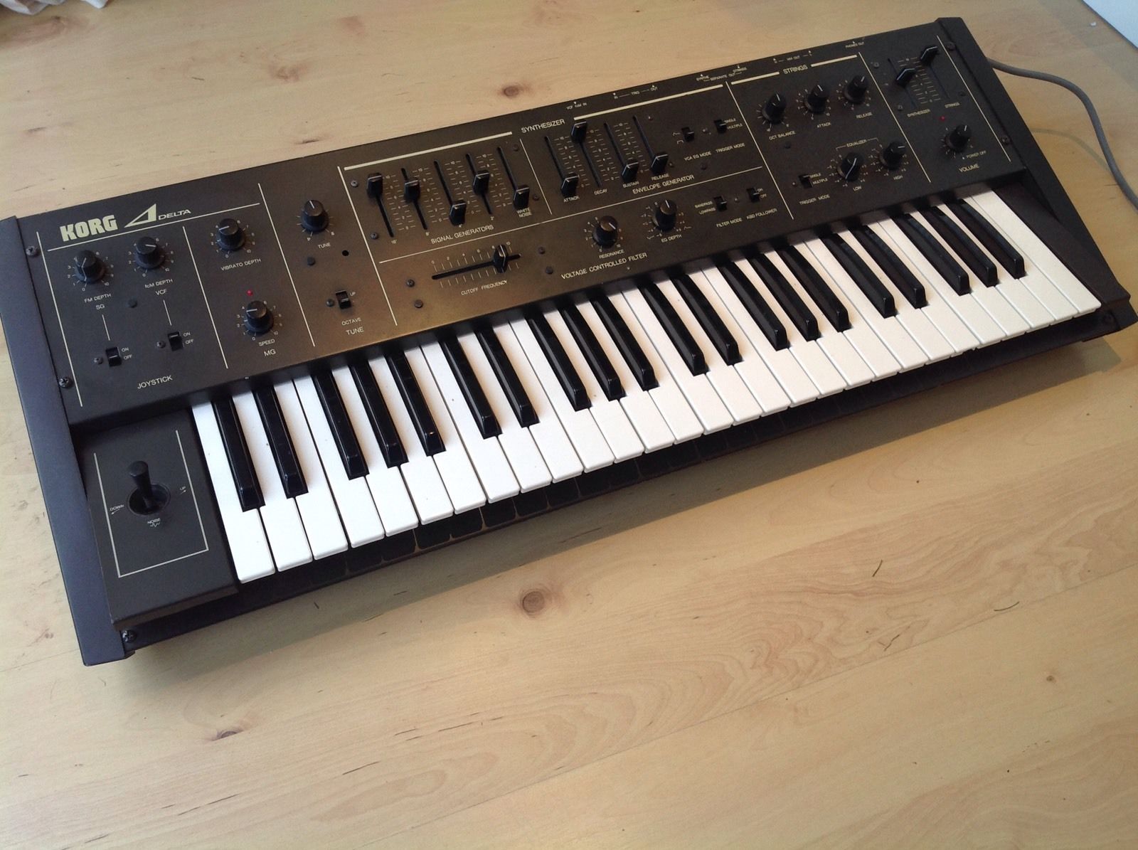 MATRIXSYNTH: Korg Delta Polyphonic Synth and String Machine SN 285569