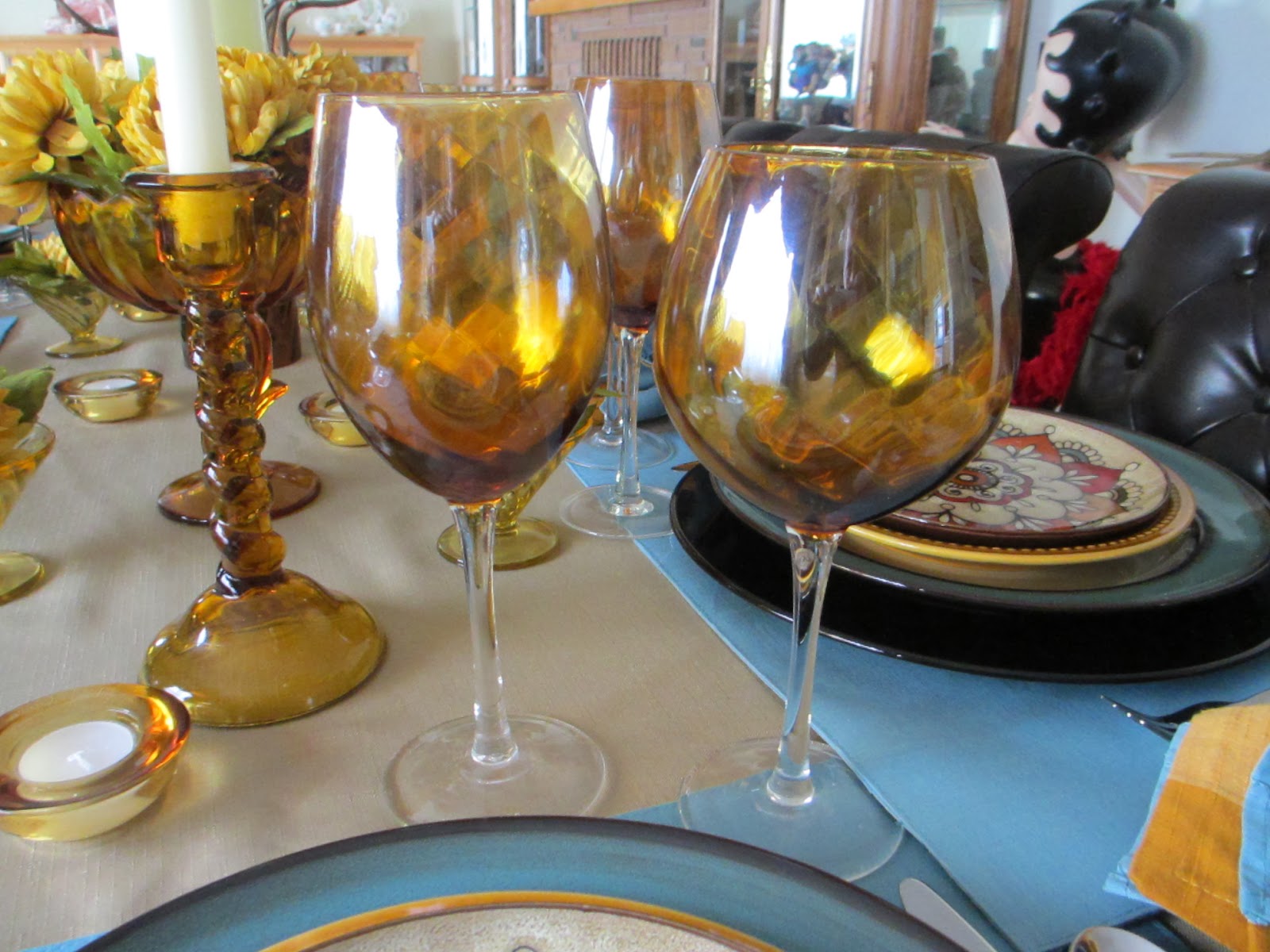The Welcomed Guest: Another Amber Tablescape