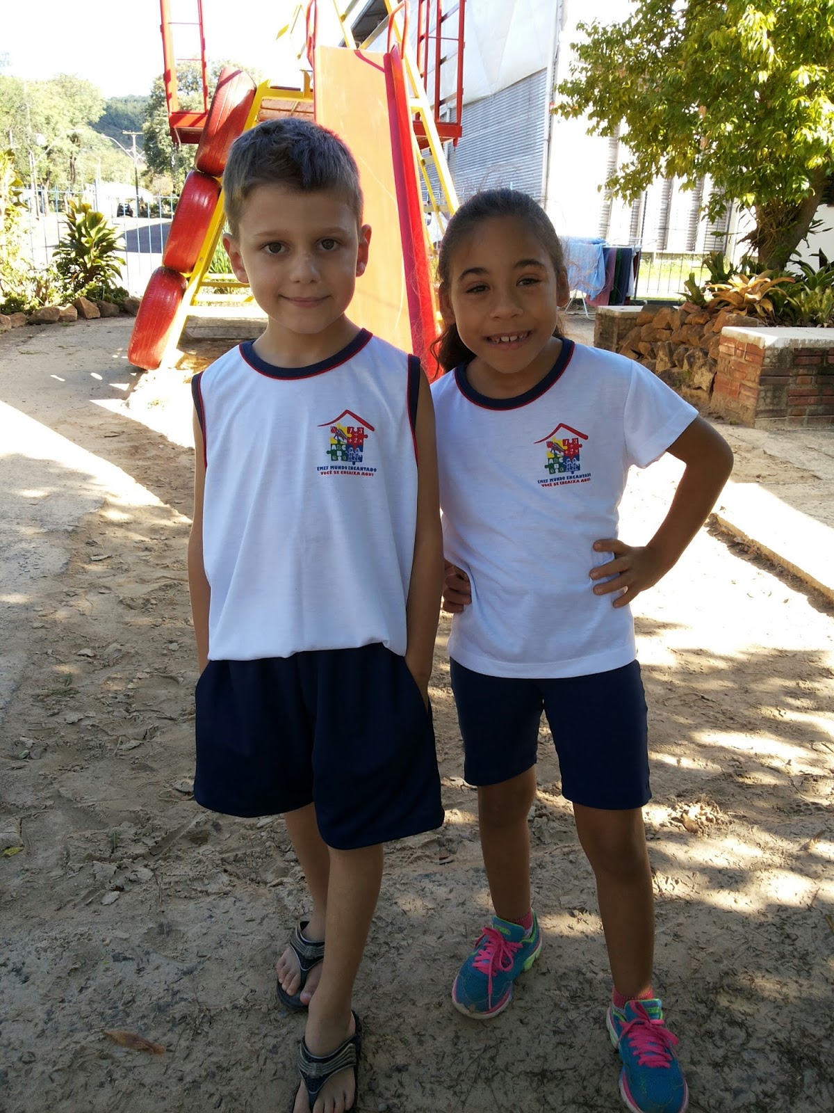 Escola Mundo Encantado: UNIFORME E.M.E.F. MUNDO ENCANTADO