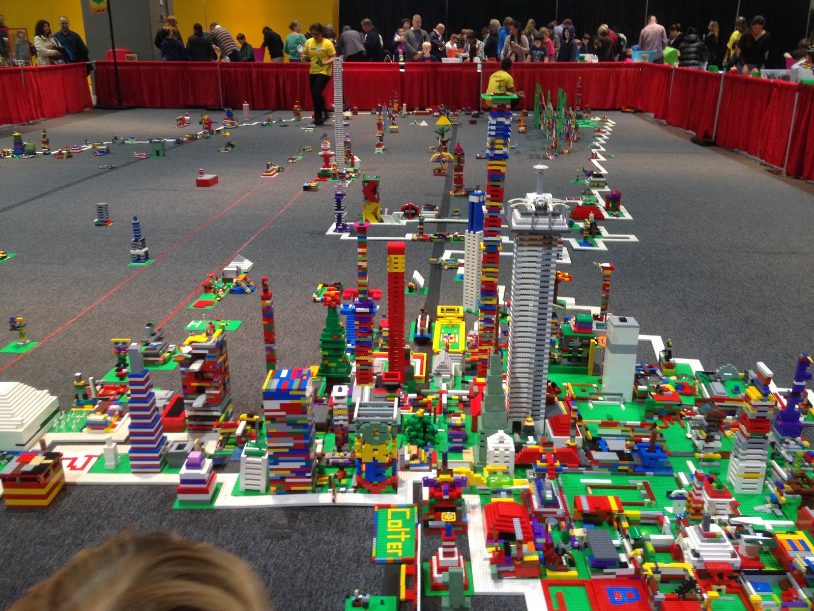 Wandering Wednesday: Lego Con |TripleZmom