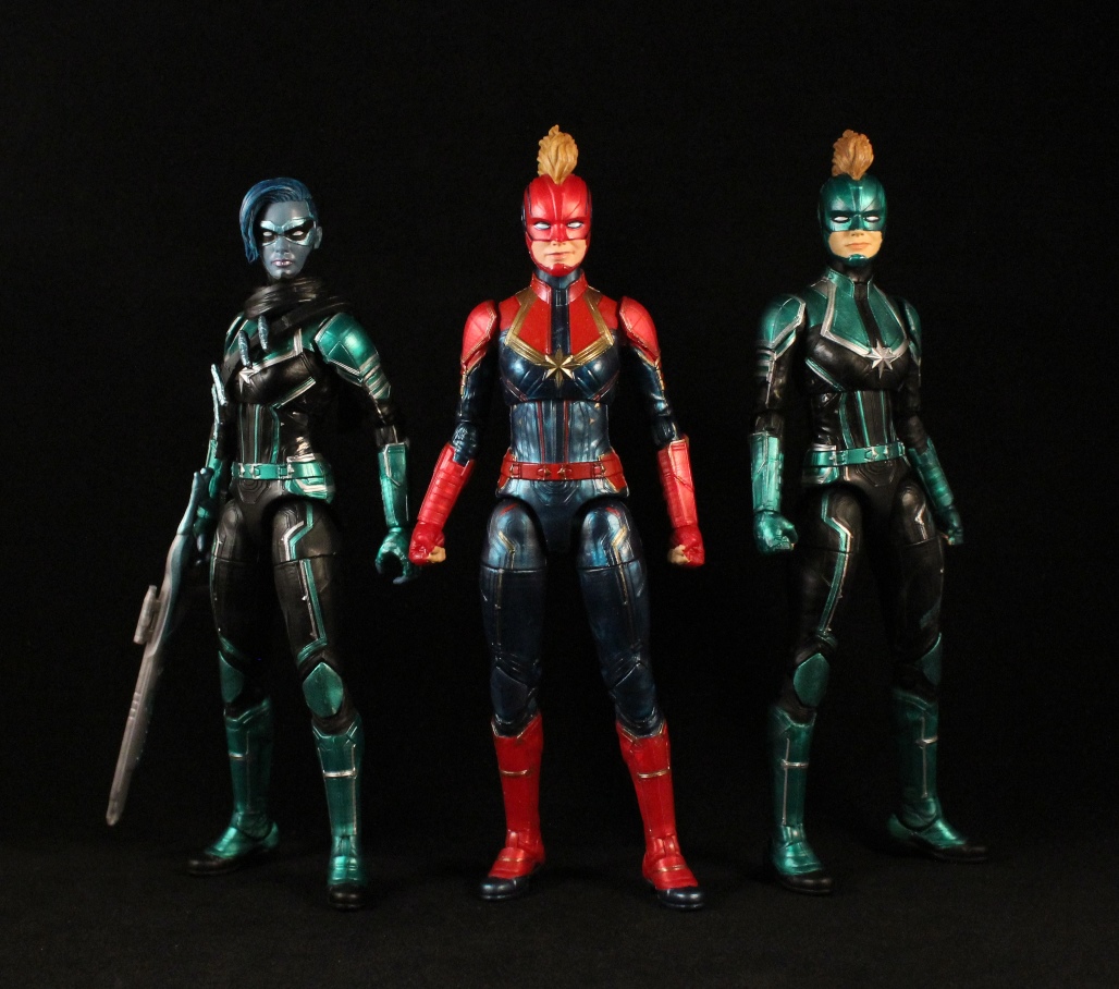 She's Fantastic: Marvel Legends - CAPTAIN MARVEL (STARFORCE)!