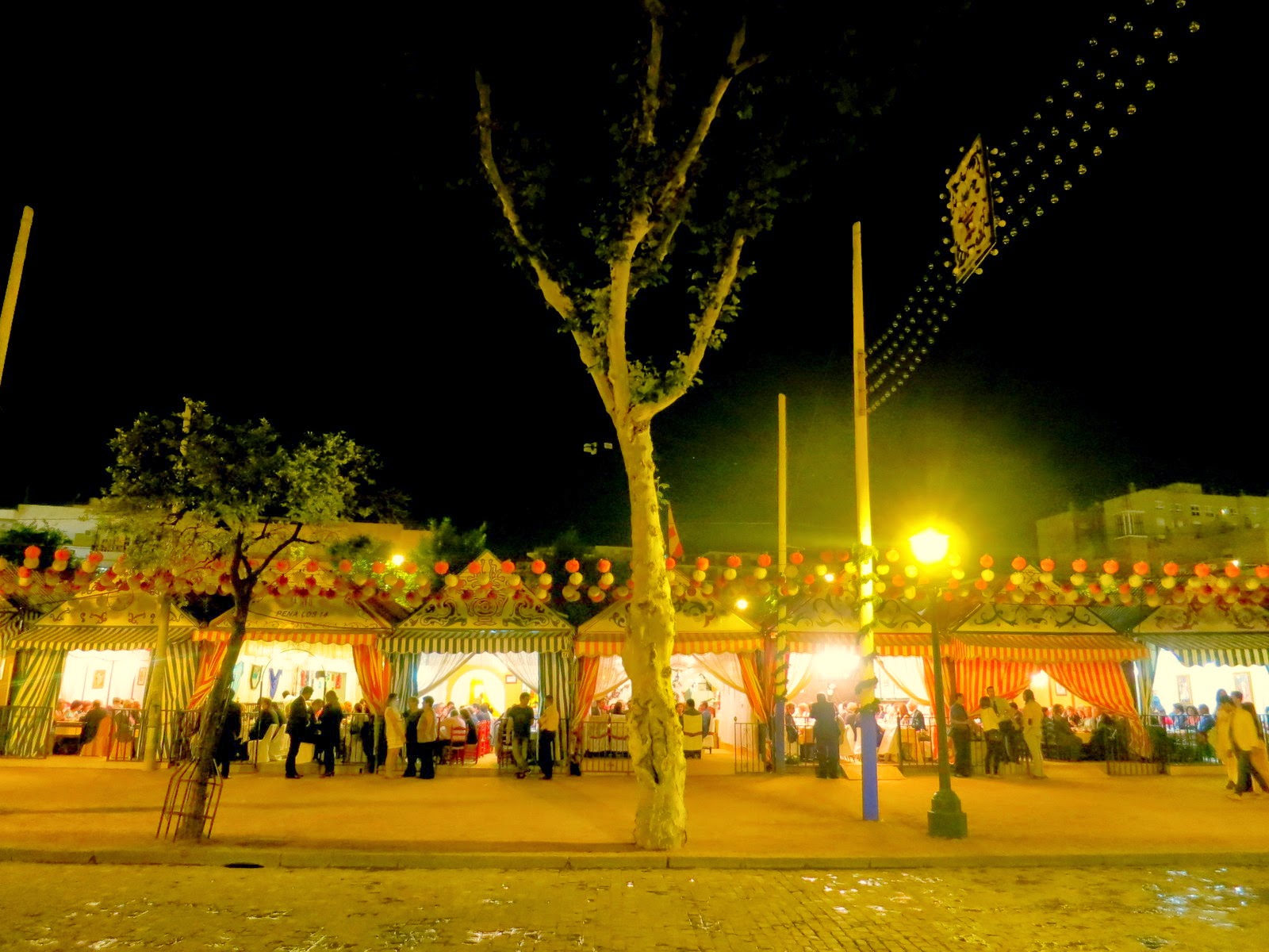 Itchy Feet Adventures: The opening night of the Feria de Abril 2014