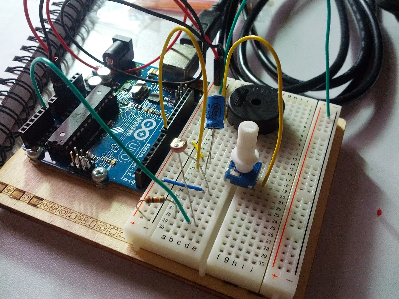 ygyfreezone: Arduino Starter Kit - Chapter 06 Light Theremin