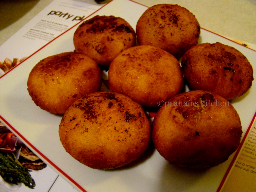 Delicious Recipes 4m Pranati's Kitchen: Suji Kakara Pitha (Odisha Special)