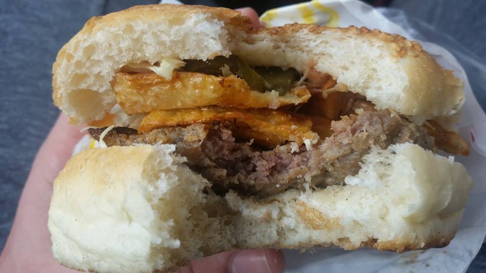 Pljeskavica / Plescavita - Fresh Fast Food | Mancare Gustoasa in Severin