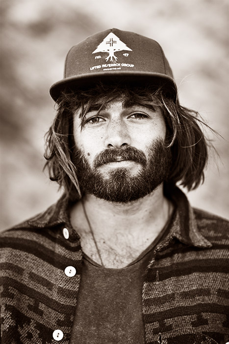 Broken Brights Angus Stone Free - helpercoaching