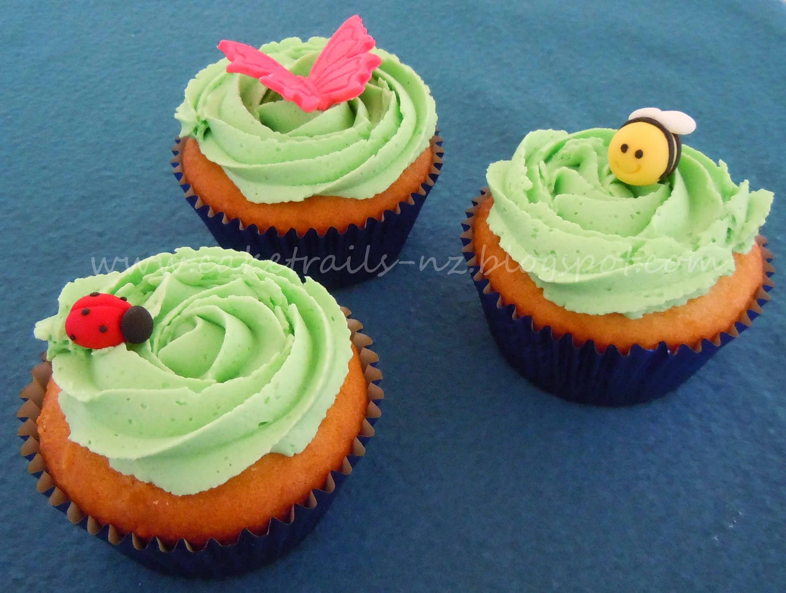 Cake Trails...: How to make a fondant bee {Tutorial}