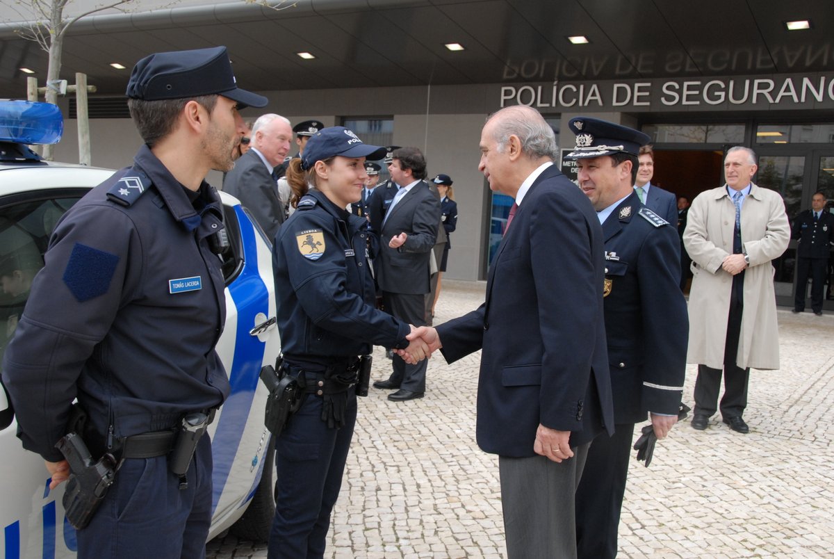 Bienvenidos a PORTUGAL|Bem vindos a ESPANHA (PSP)