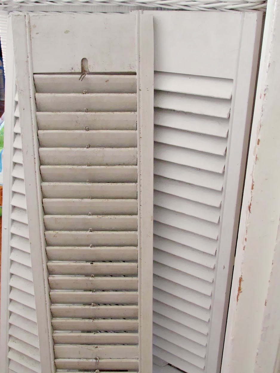 Red Shutter Christmas Door Decoration - Crafts a la mode