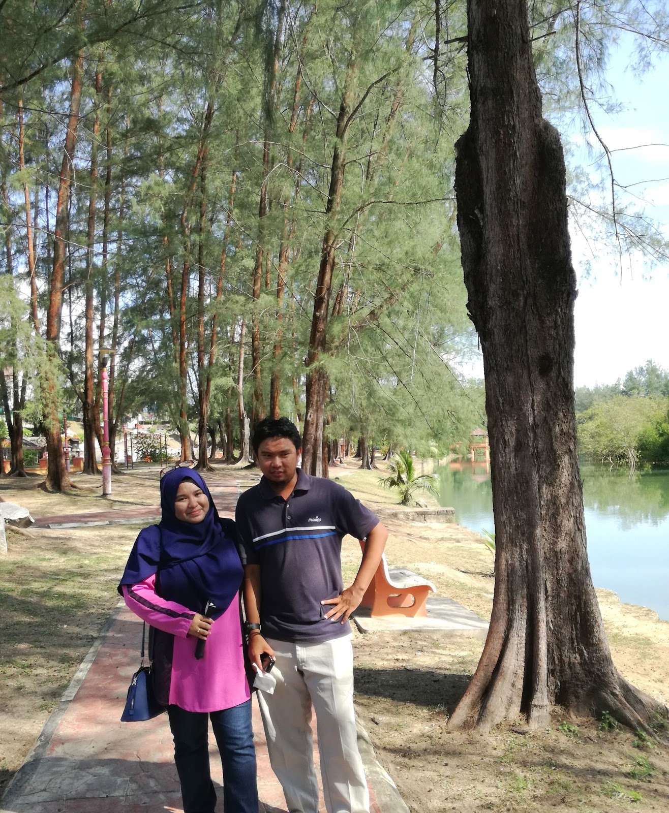 Jalan jalan di Taman Bandar, Marang - Husniey Husain