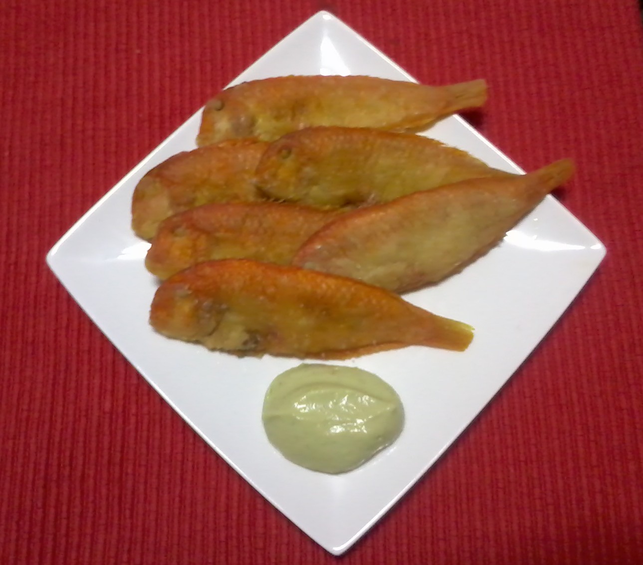 Inmacocinillas: Galanes enharinados con ajoblanco de aguacate