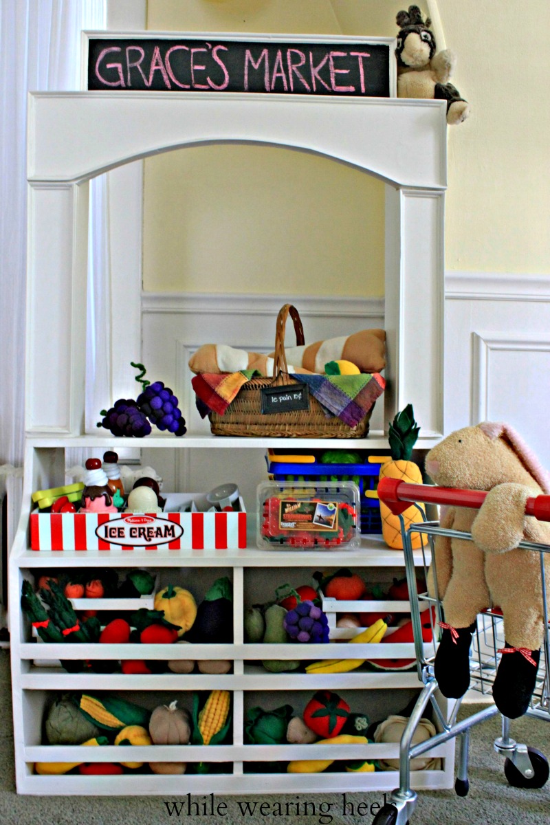 While Wearing Heels: I heart fake food - Pineapple Tutorial