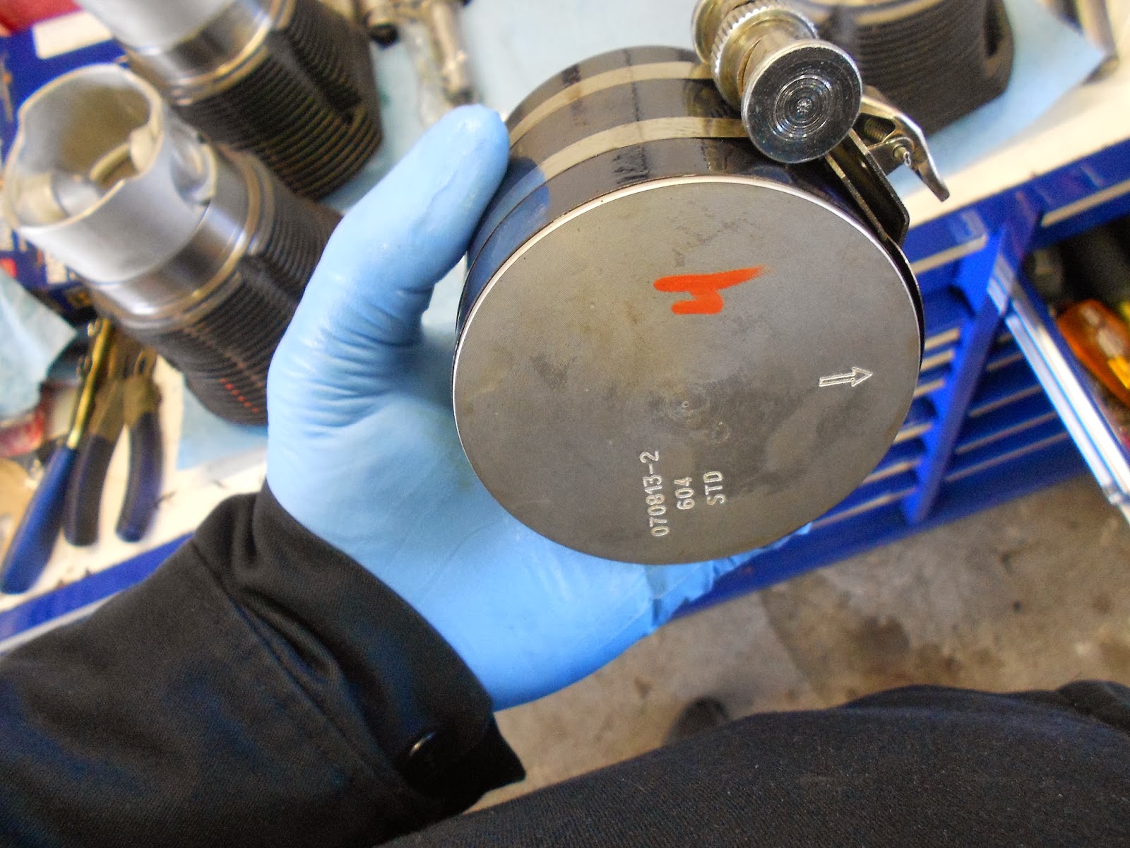 The Bug Boys: Installing pistons and cylinders in an air cooled bug and ...