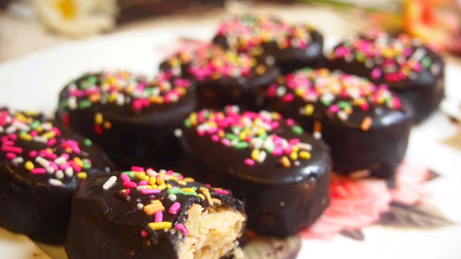 LUWEEH KITCHEN : Polvoron ( Chocolate Coated)