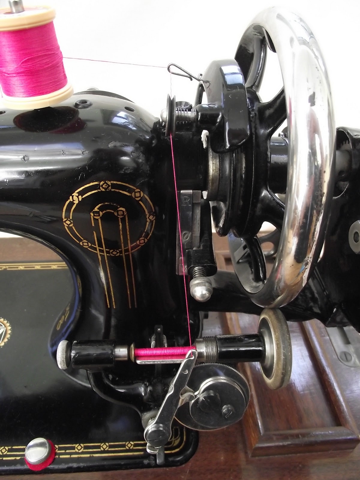 Lizzie Lenard Vintage Sewing: German Bobbin Winders - No. 4 - Naumann ...