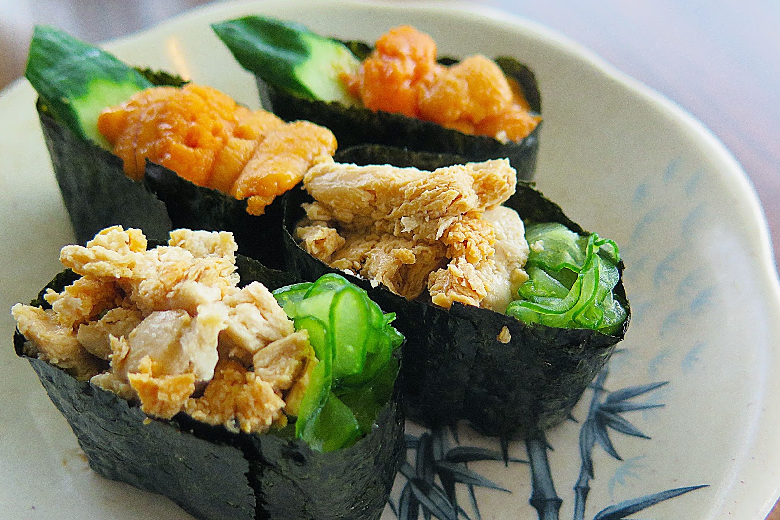 Zacbhl: Sushi Tei - My first bite of sea urchin aka Uni