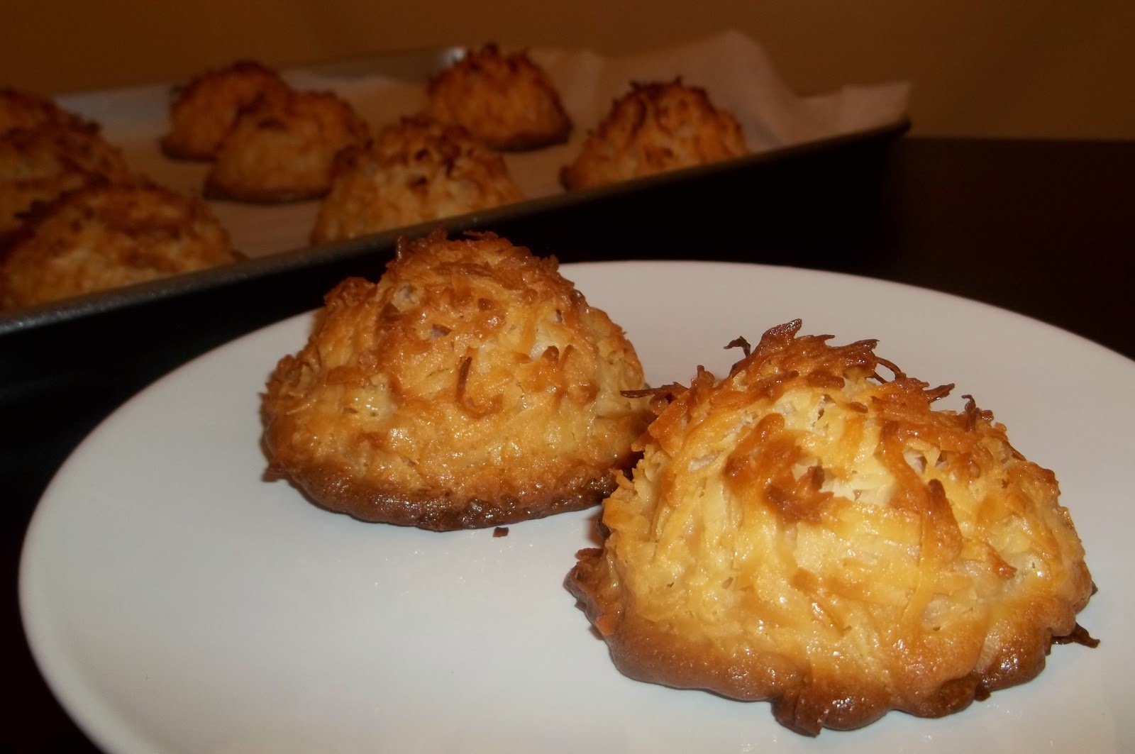 Simply Romanesco: Macarons or Macaroons?