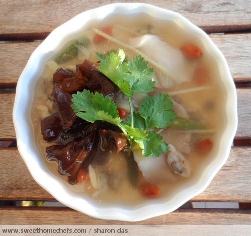 Sweet Home-Chefs: Lala (Clam) Soup - A Spicier Take!