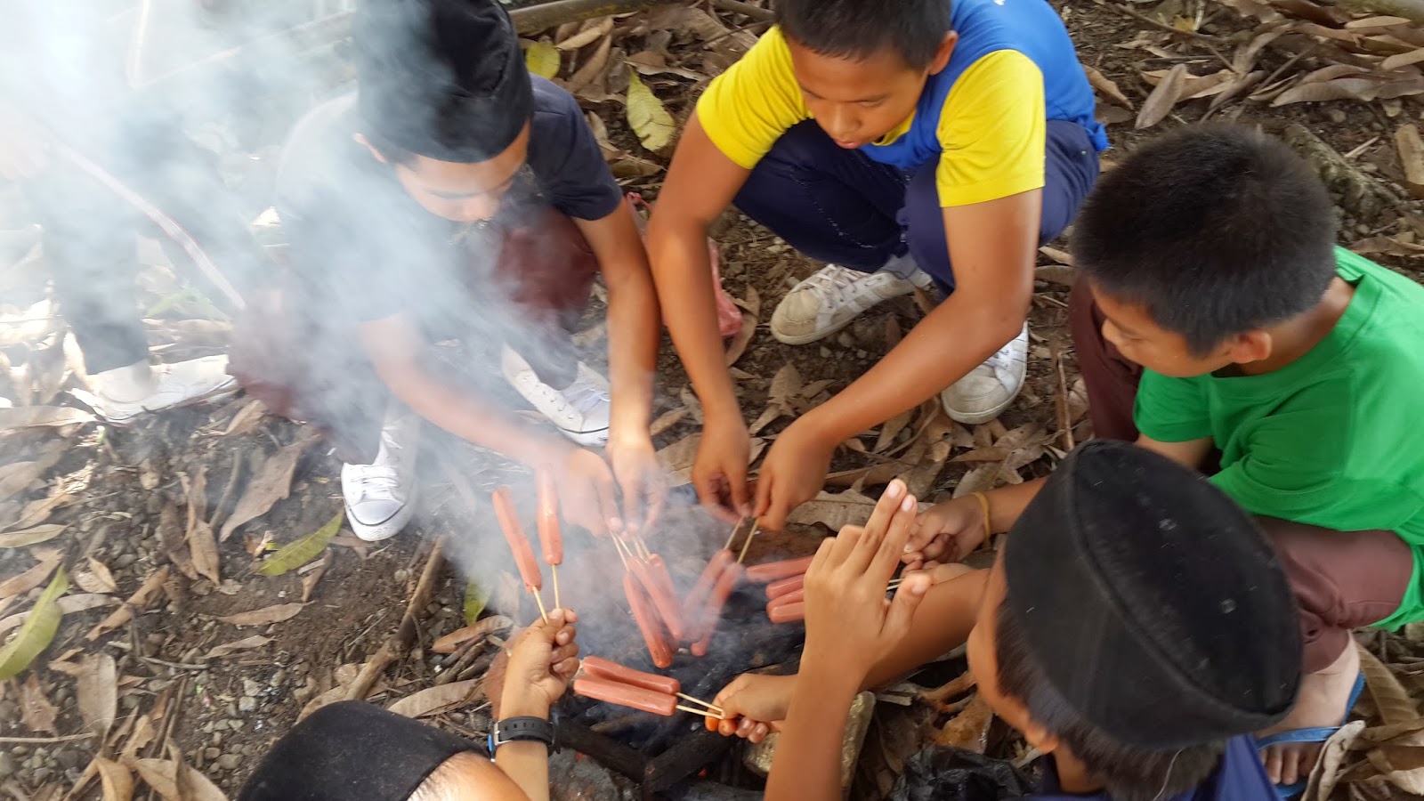 Blog Sekolah Kebangsaan Belipat Lawas, Sarawak: Masakan Rimba Pengakap 2013