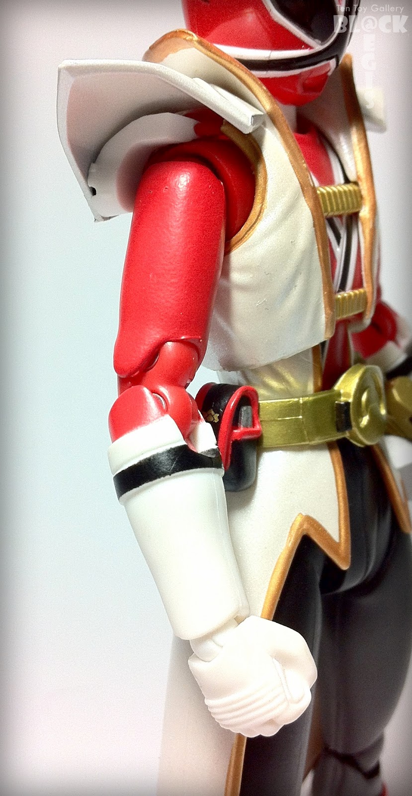 Ten Toy Gallery: Review: S.H.Figuarts Super Shinken Red