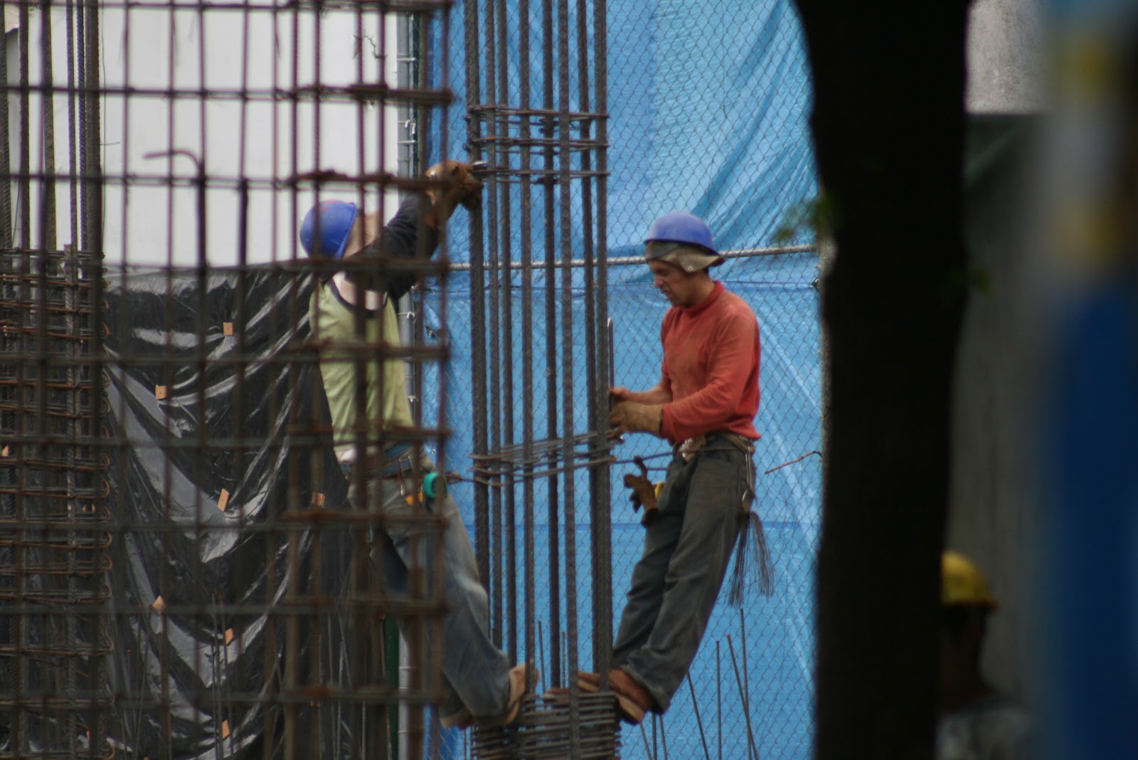 Imágenes masculinas en las calles de México.: Hombre trabajando constructor