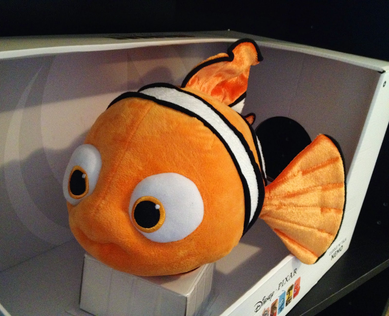 Dan the Pixar Fan: Finding Nemo: Cuddle 'N' Talk Nemo