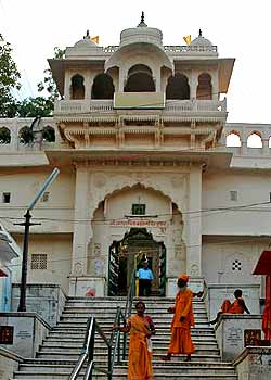 Brahma Temple In Pushkar, Ajmer, Rajasthan, India | Indian Religious ...