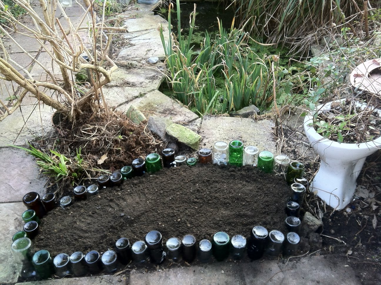 The ART House: Recycled garden..