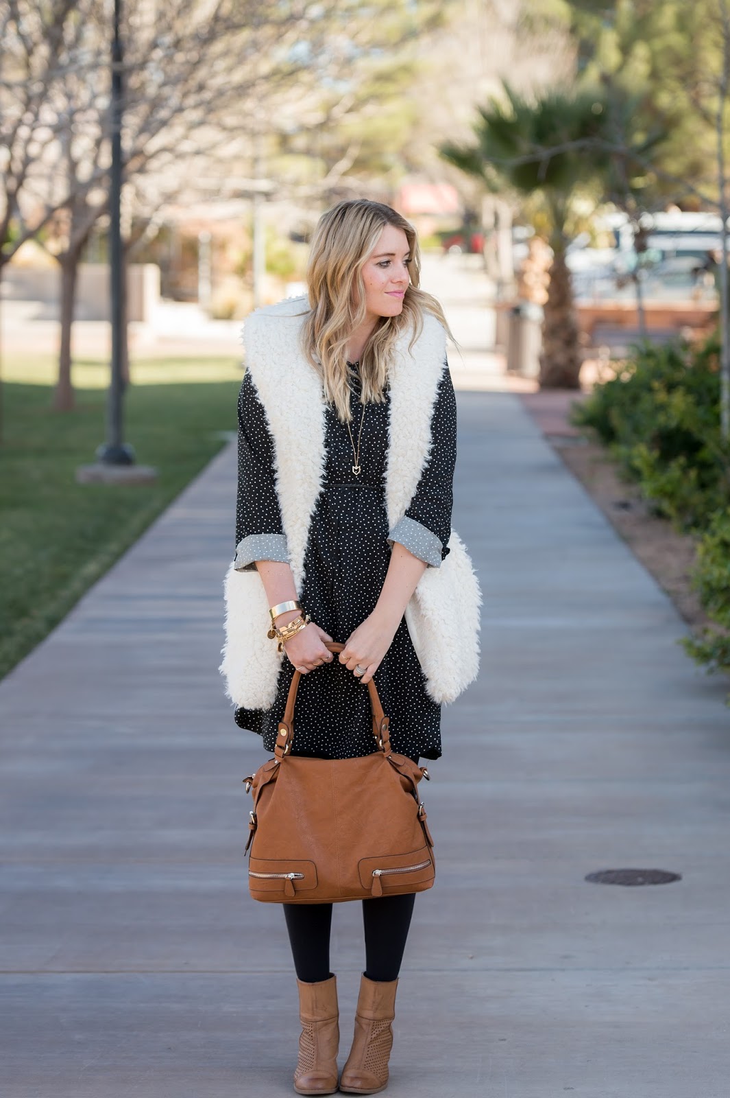 STAY FLUFFY - WINTER OUTFIT! | The Red Closet Diary