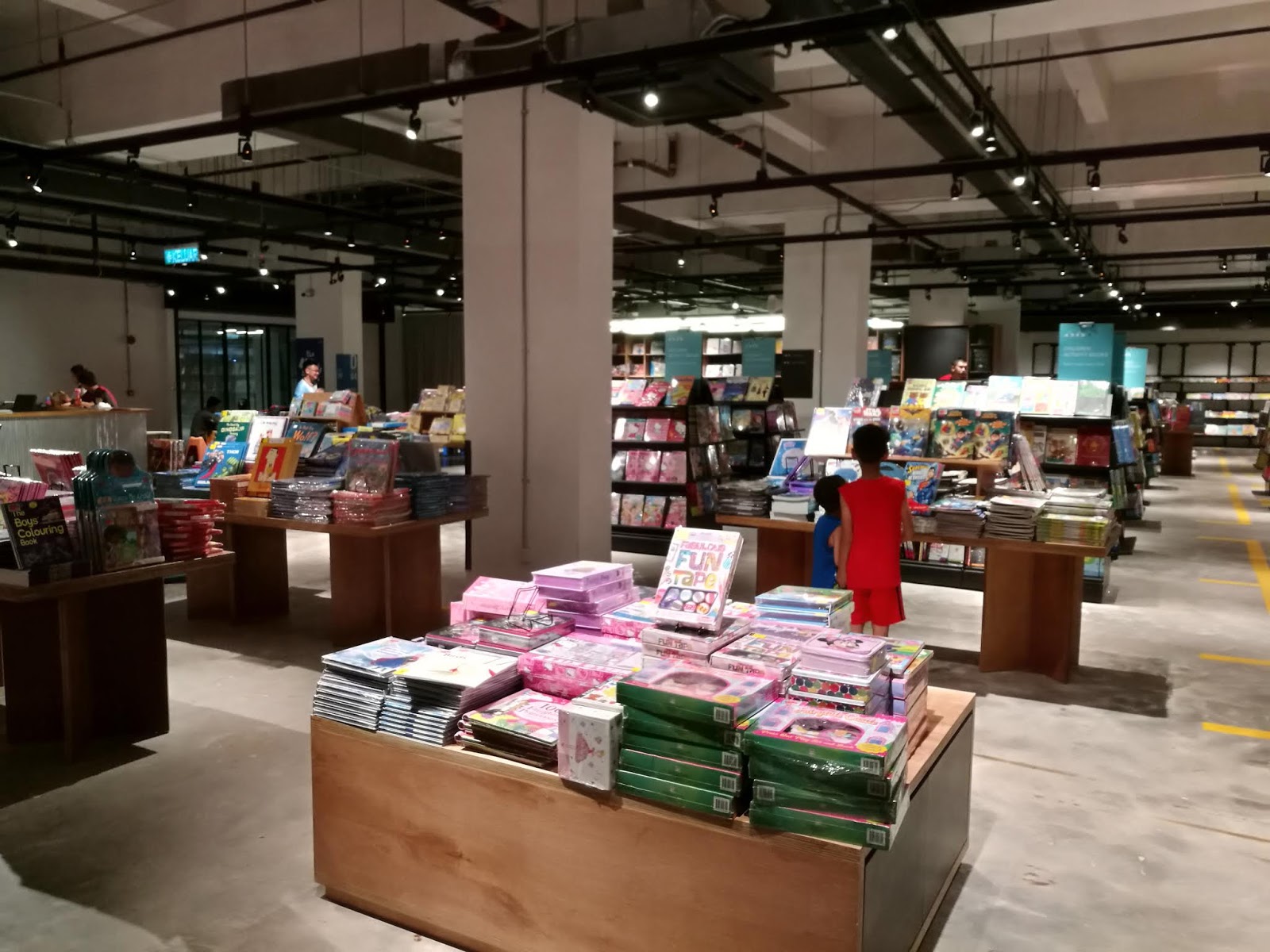 BookXcess Tamarind Square, Cyberjaya. Kedai Buku Pertama di Malaysia ...