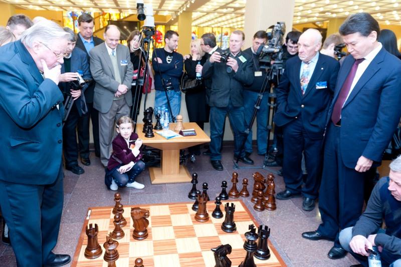 Dideli šachmatai - GIANT CHESS LT: kovo 2013