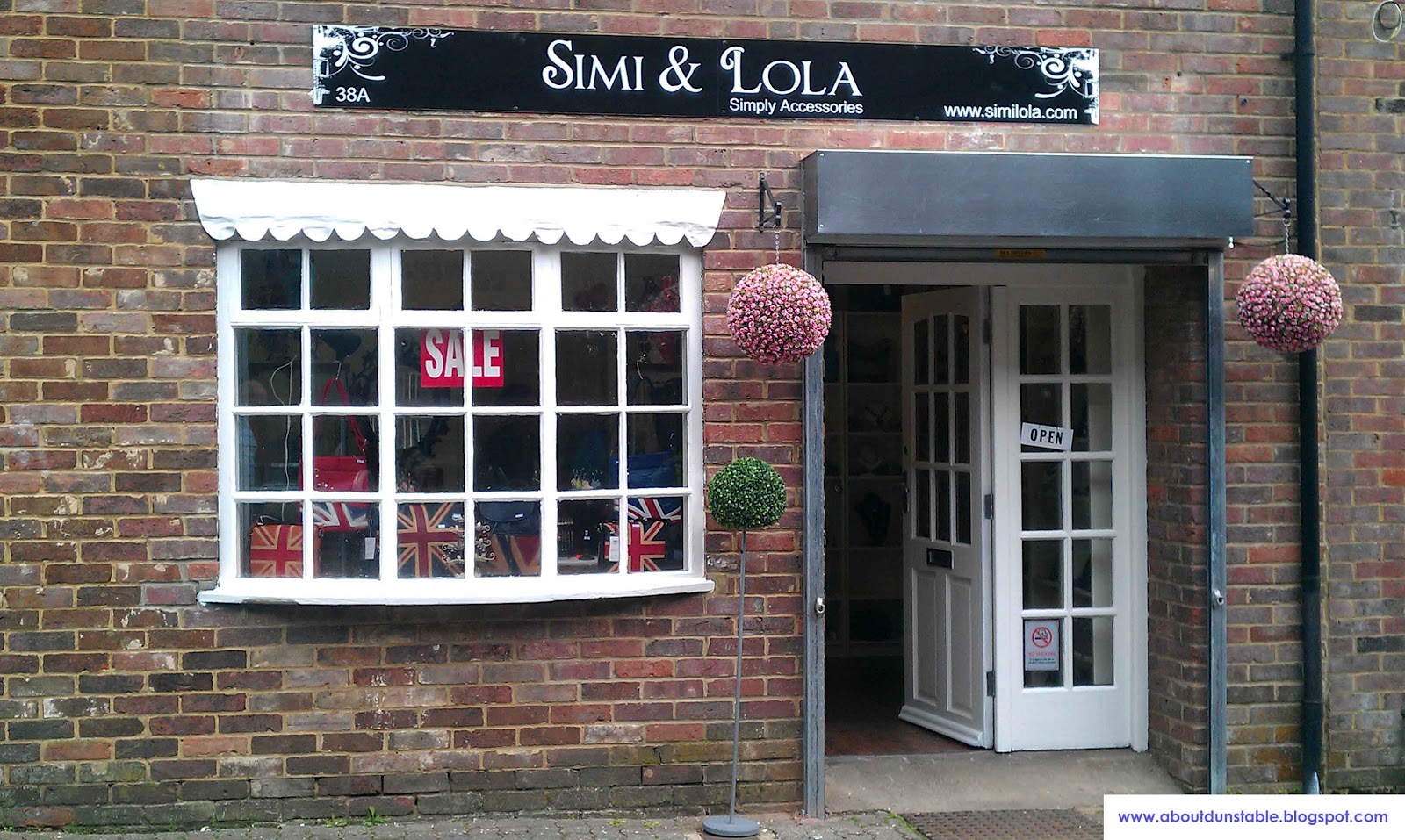 About Dunstable : Shops & Businesses in Dunstable