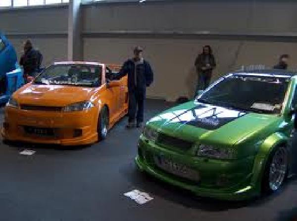 Generazione TUNING: raduno auto tuning in galleria Parco Citta' a Vicenza