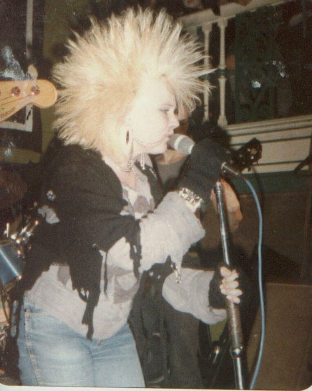 Candid Snapshots of ’80s Punk Culture Through an Amazing Instagram ...