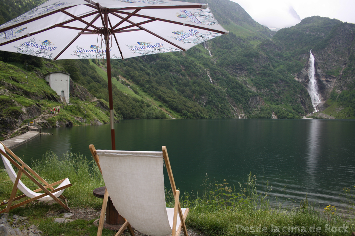 DESDE LA CIMA DEL ROCK: Lago Oô y refugio de Espingo