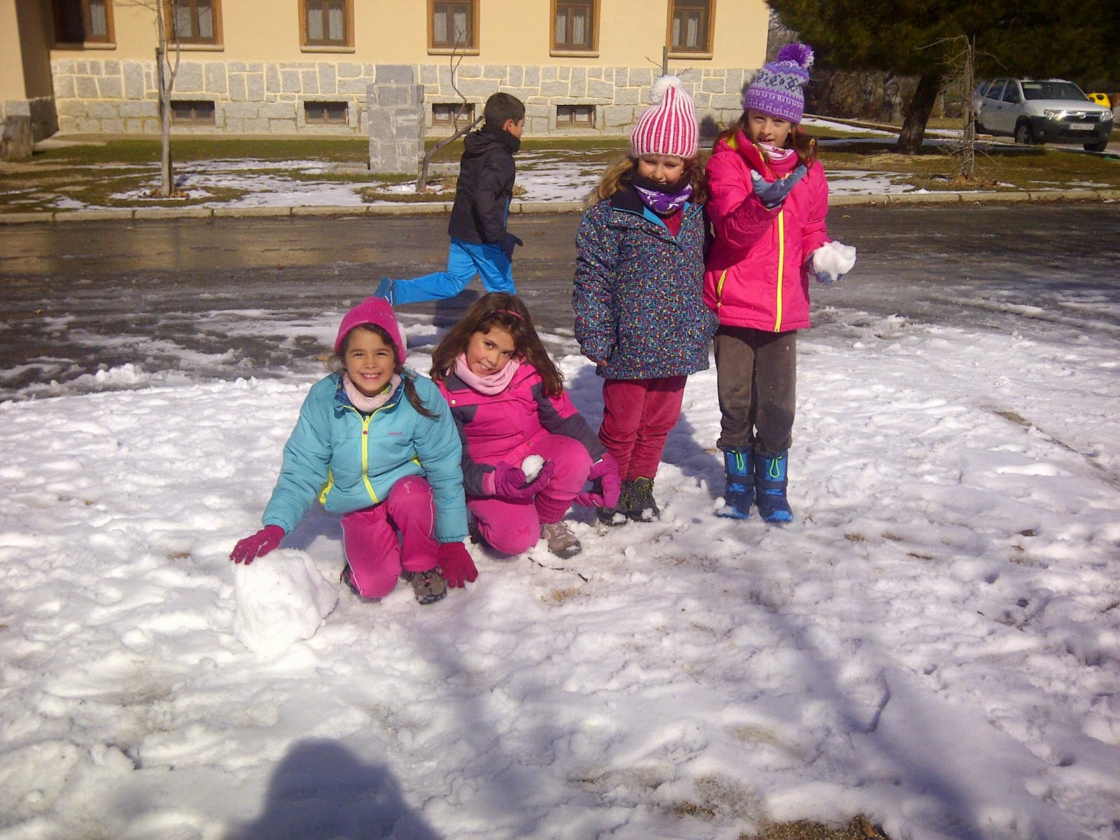 LOS PRIMEROS A LA PAR: Juegos en la nieve