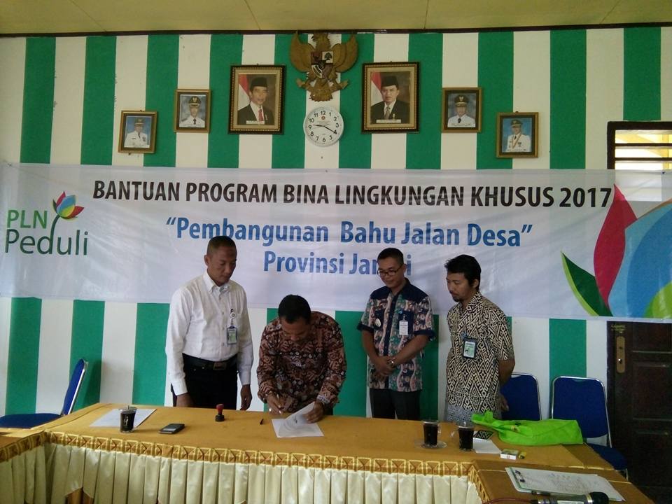 Desa Bunga Antoi: PT. PLN Mengadakan Bantuan Program Bina Lingkungan ...