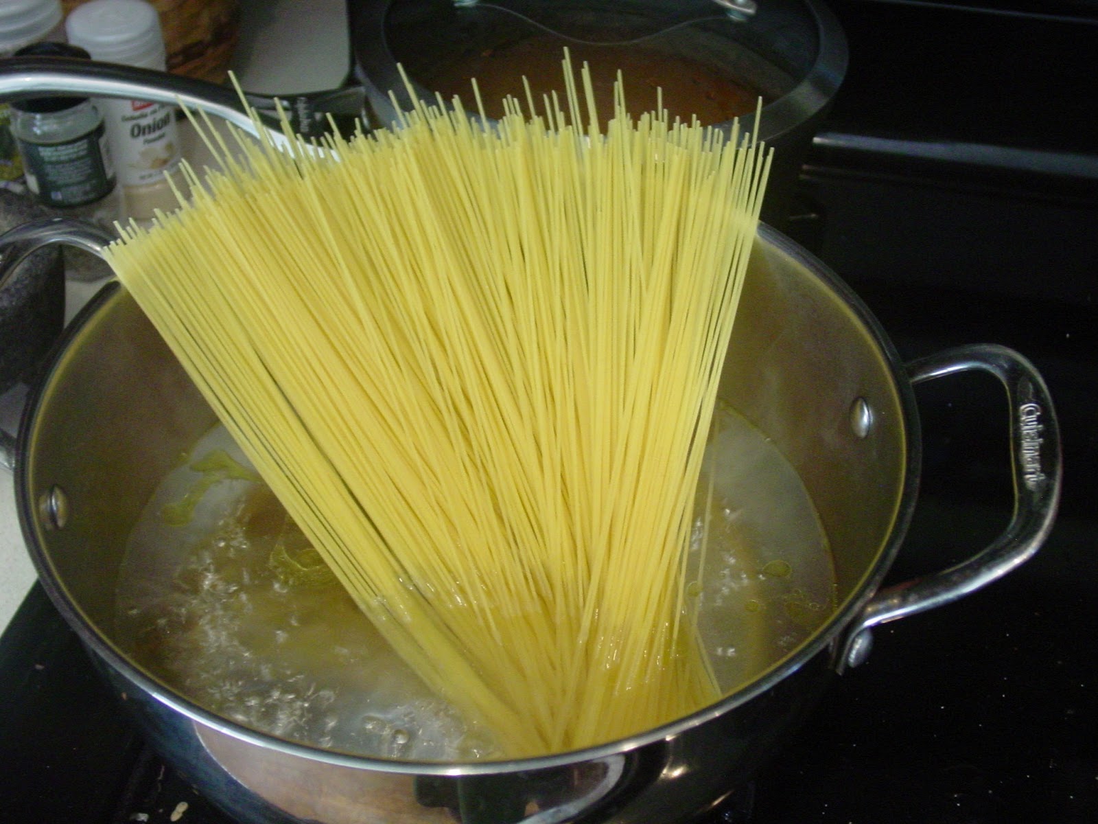 The Dirty Floor: Garlic Bolognese Ghetti