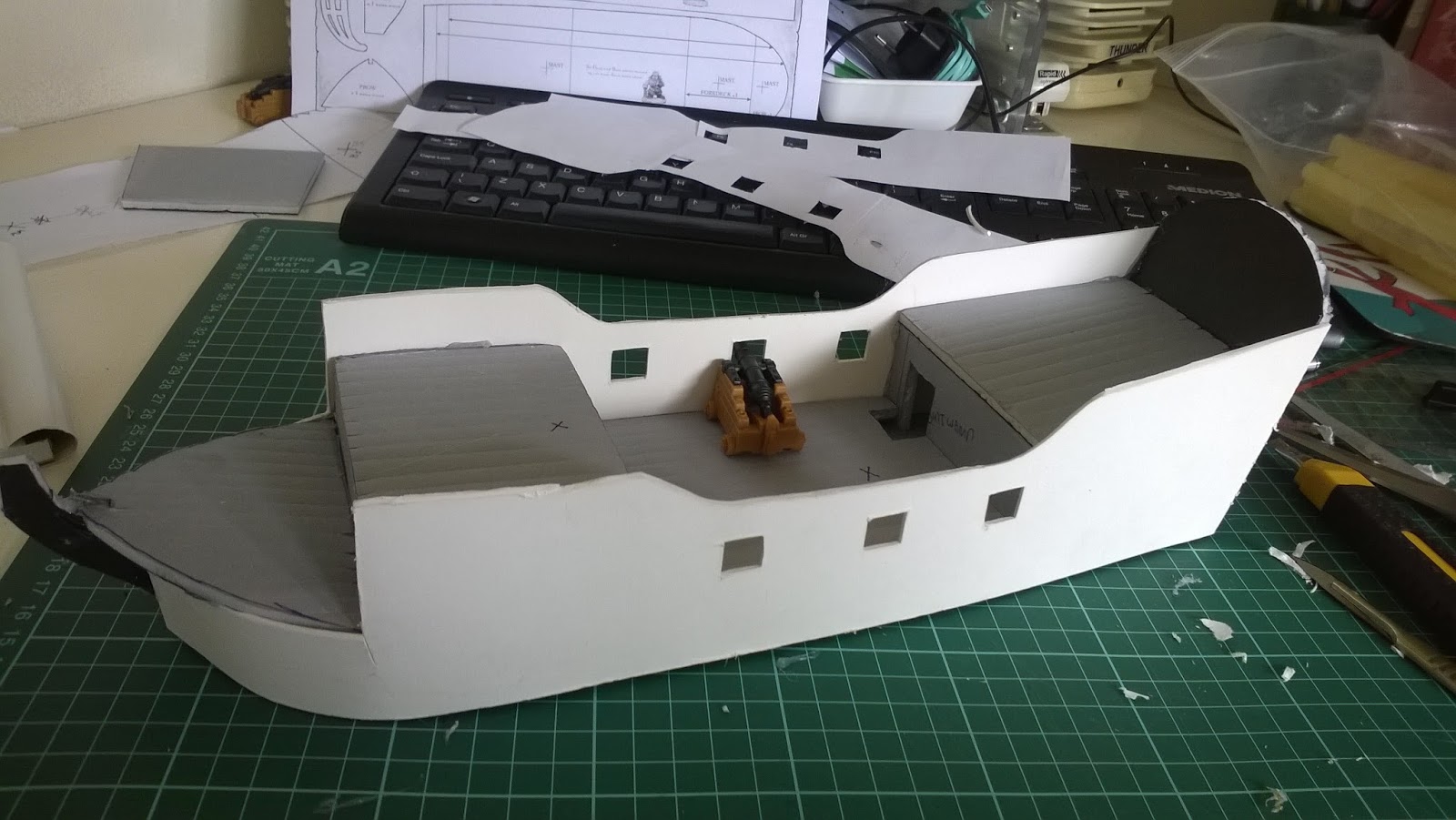 Pijlie´s Wargames Blog: Heave to! Building a pirate ship! Part 1.