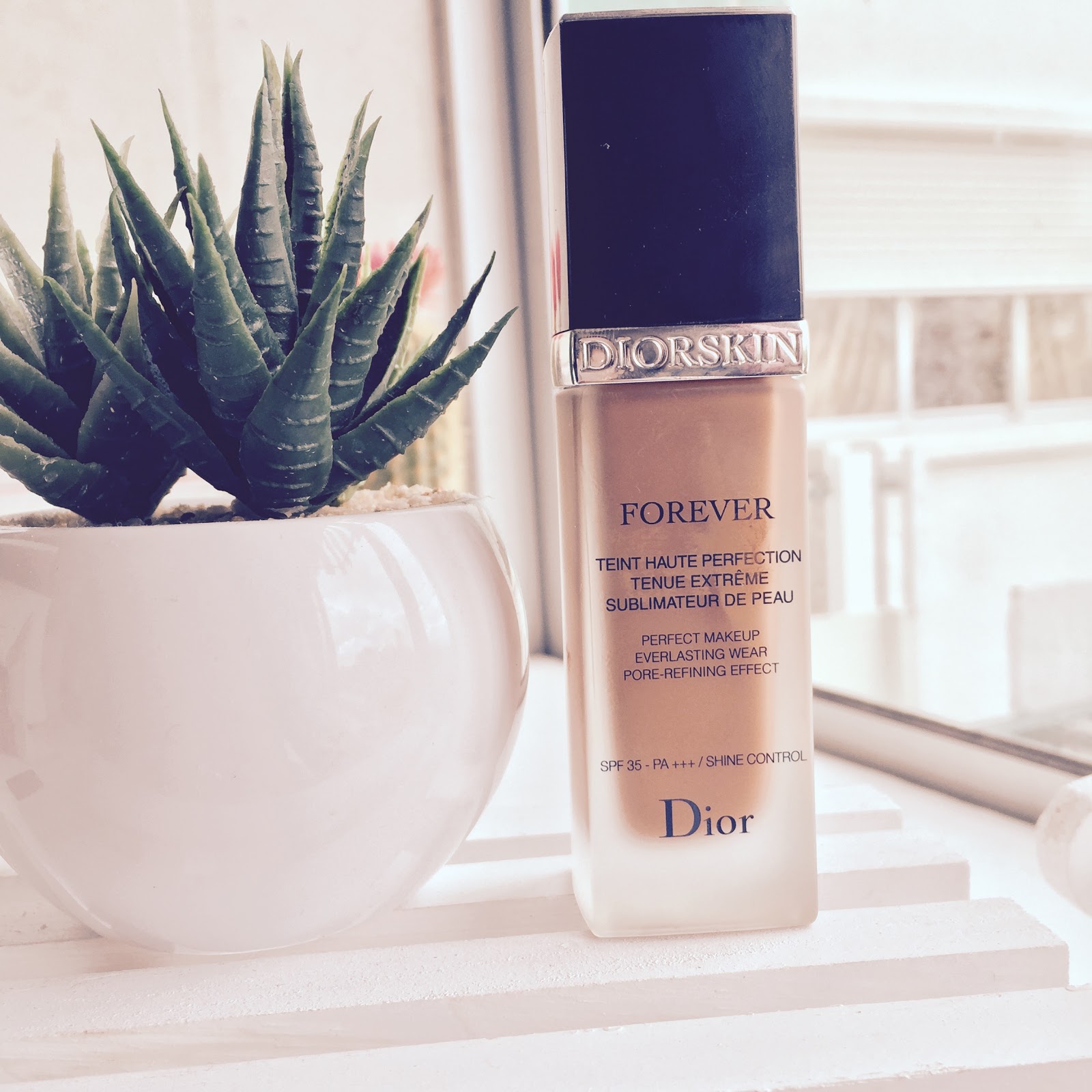 Resenha (base da DIOR SKIN forever)